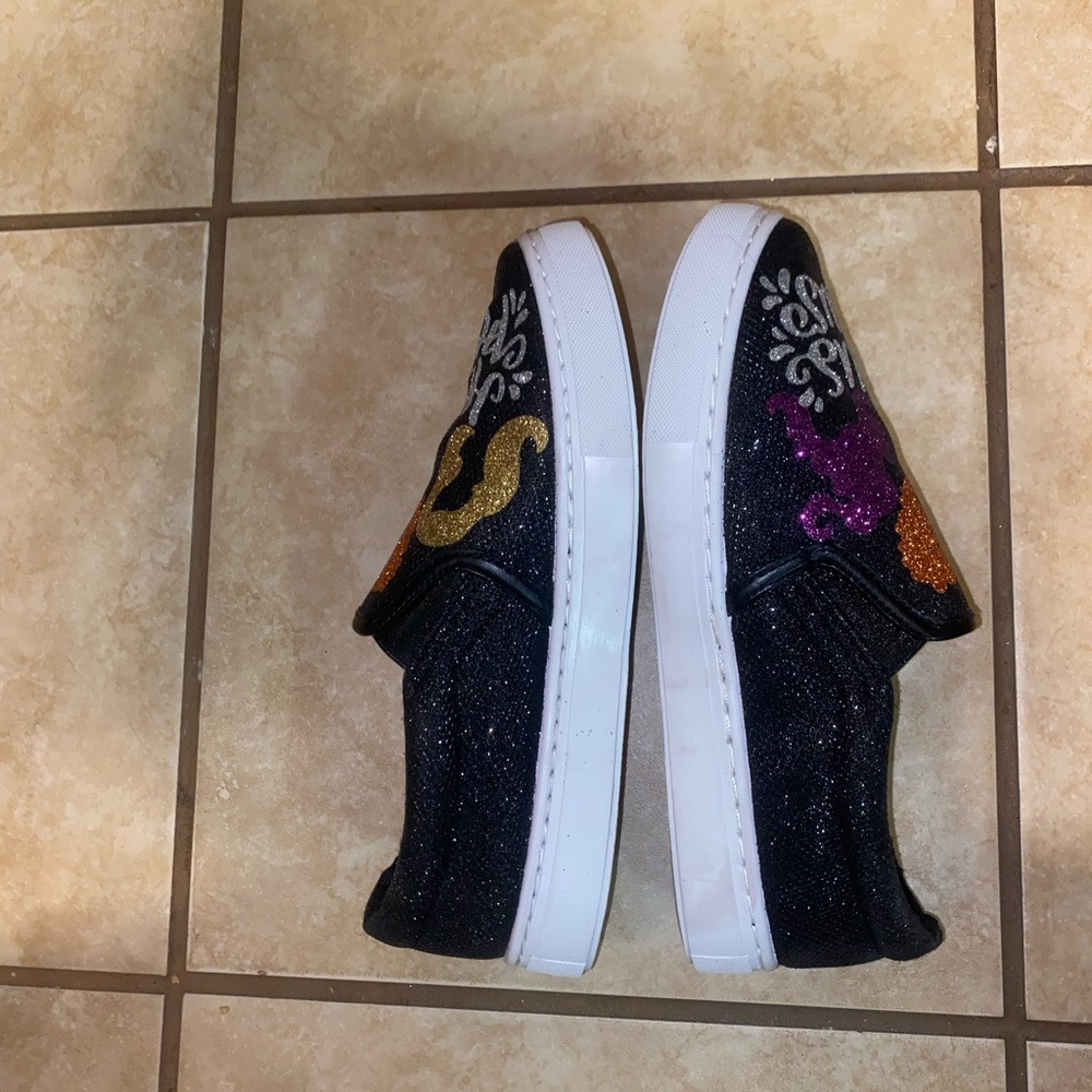 Hocus Pocus Shoes Size 6 - Gem